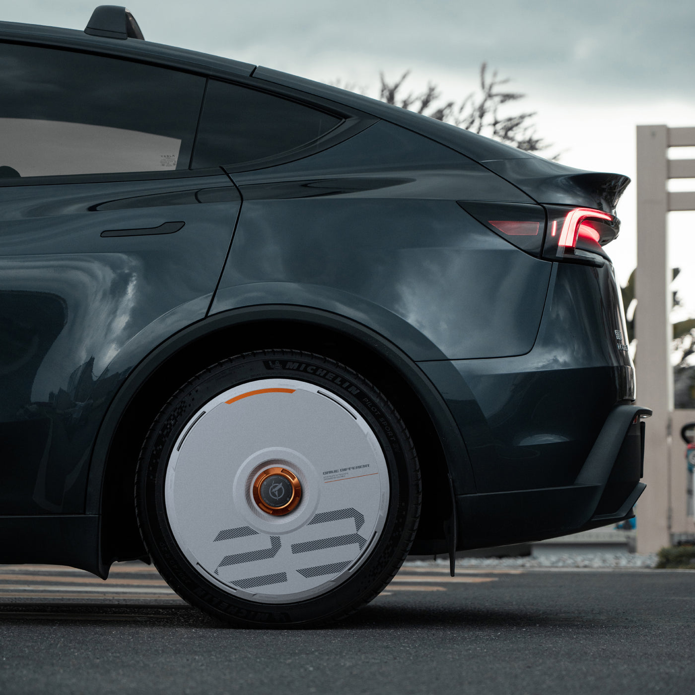 Tesla Wheel Covers with Custom Numbers – HALODISC 2 White
